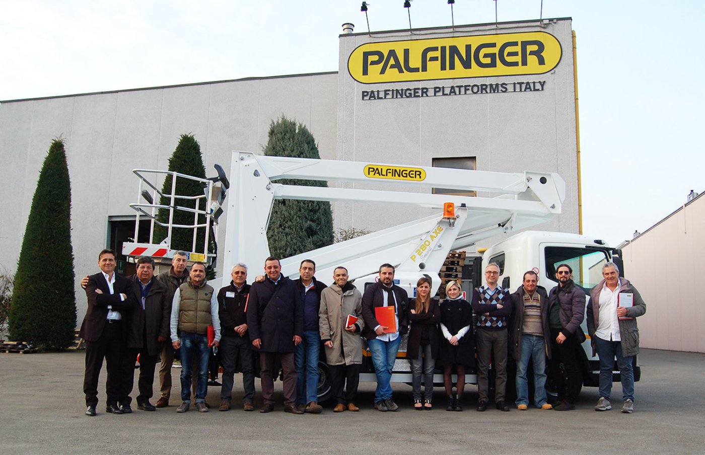 PALFINGER PLATFORM ITALY PRESENTA LA NUOVA P280AXE - Sollevare
