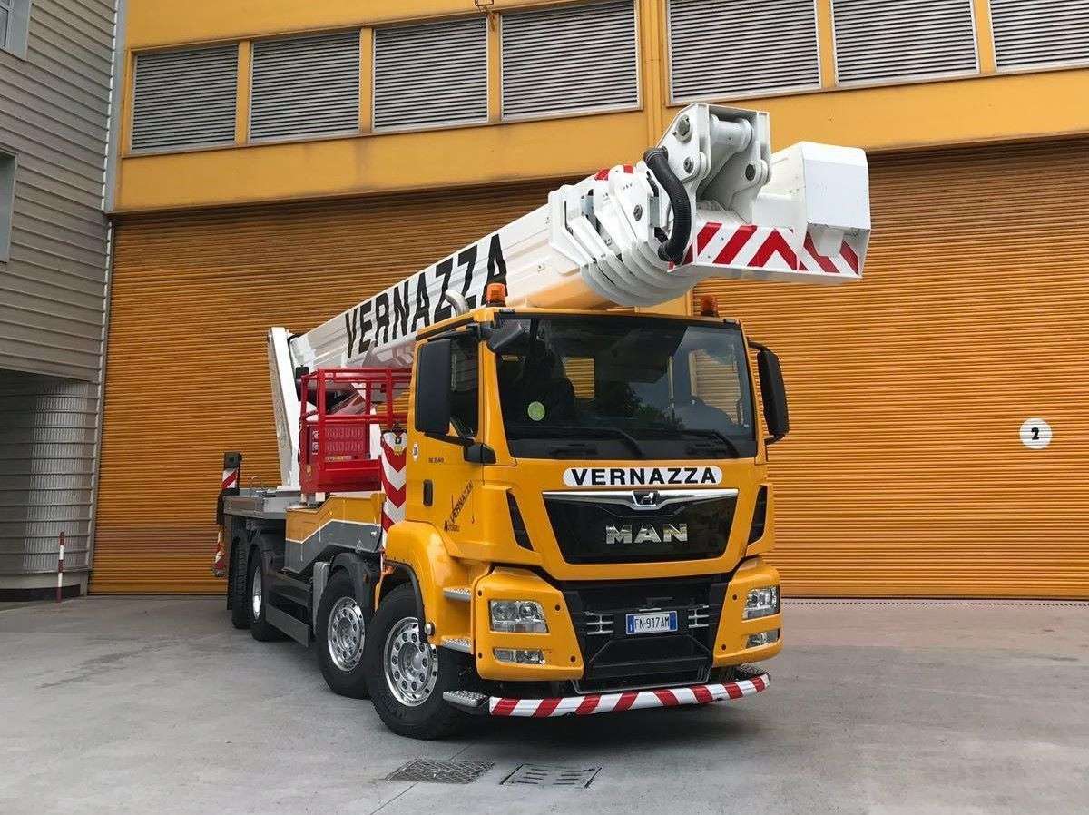 Vernazza Autogrù per la formazione. A marzo il corso per gli operatori di autogrù e PLE - Sollevare