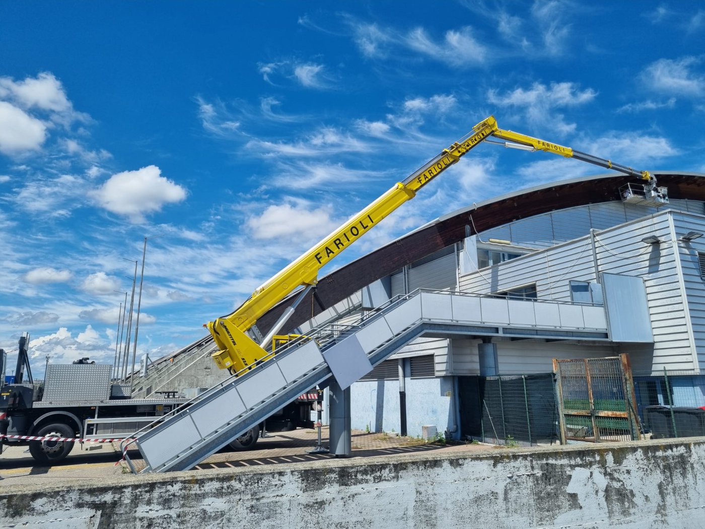 Una Multitel MJ 525 per il Pala Igor di Novara - Sollevare