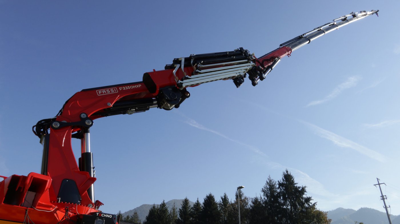 Evoluzione di gamma: Fassi presenta la F2350RL-HXP Techno - Sollevare