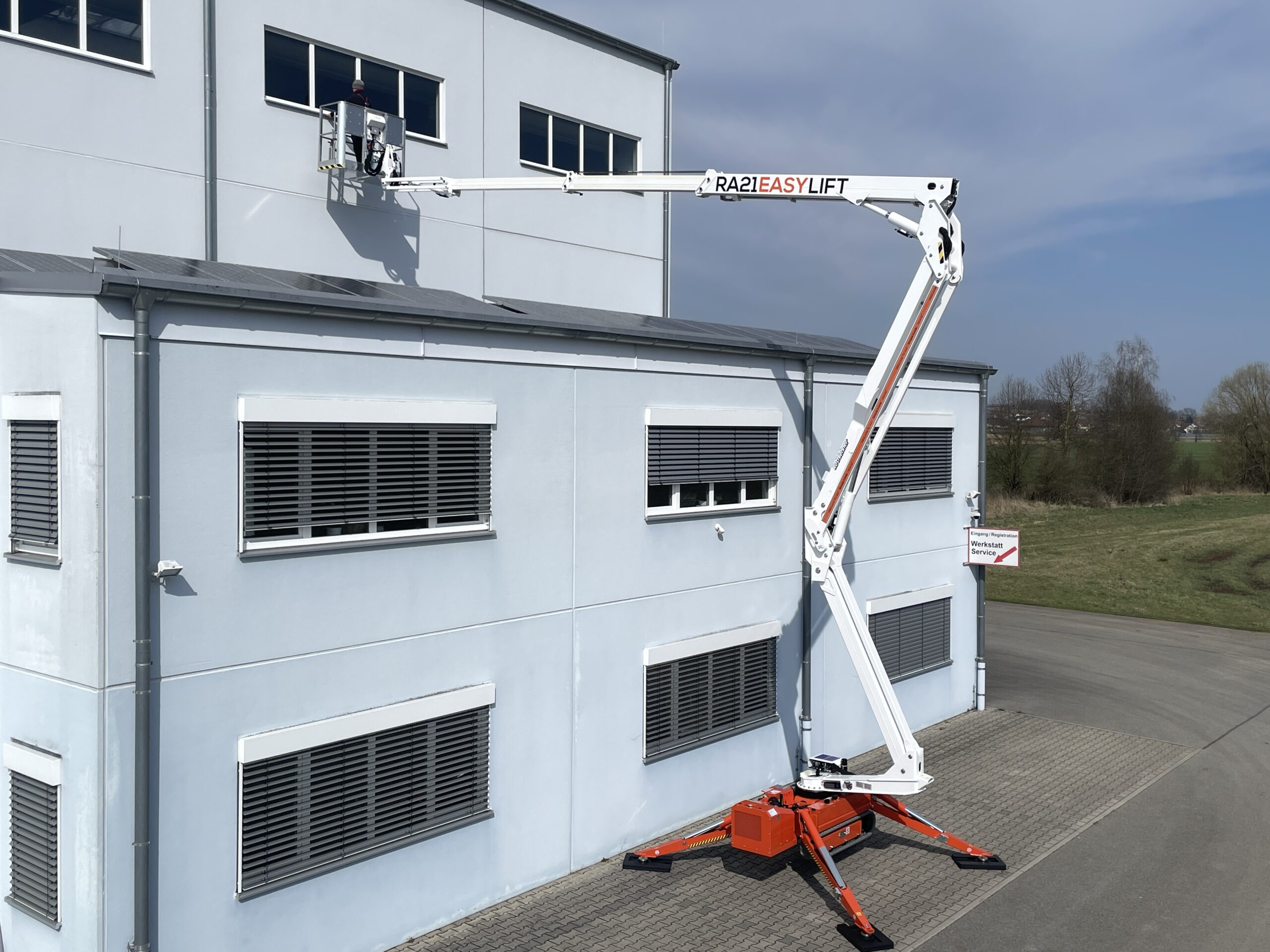 Easy Lift RA21: compattezza operativa e prestazioni evolute - Sollevare